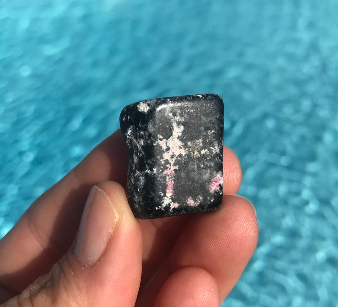 Rare Tugtupite Stone Greenland 9g Color Changing Mineral - Etsy