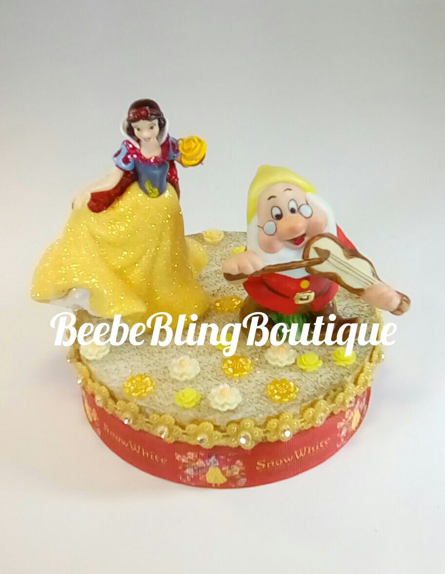 Disney Snow White cake topper Princess Snow White and Doc | Etsy