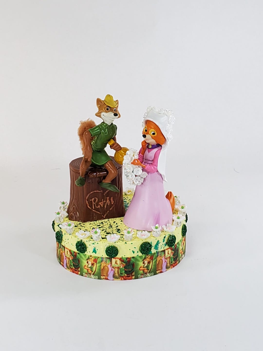 Disney Robin Hood Cake Topper. Robin Hood and Maid Marian Centerpiece ...