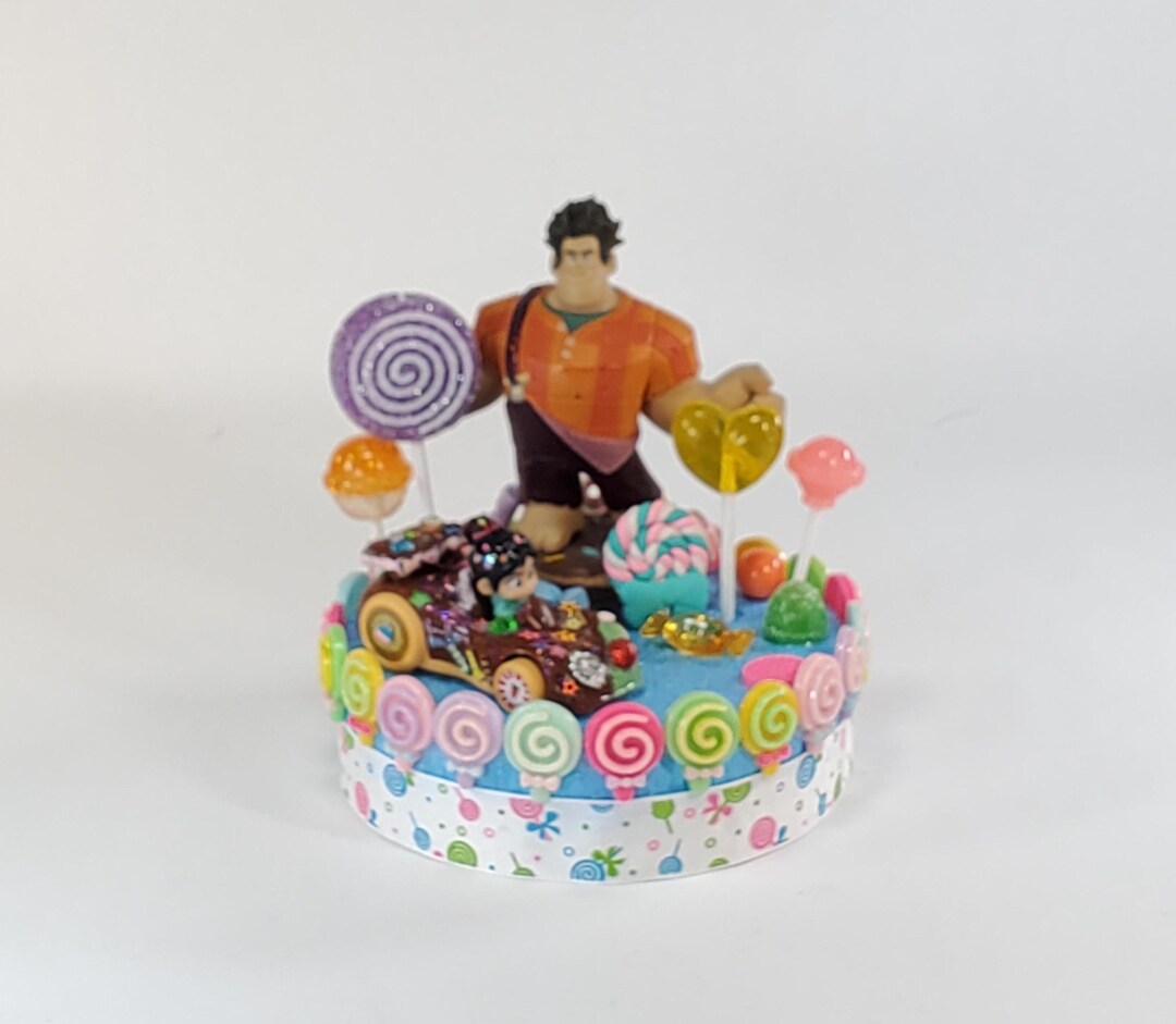 Disney Wreck It Ralph Cake Topper. Ralph and Vanellope Car Centerpiece ...