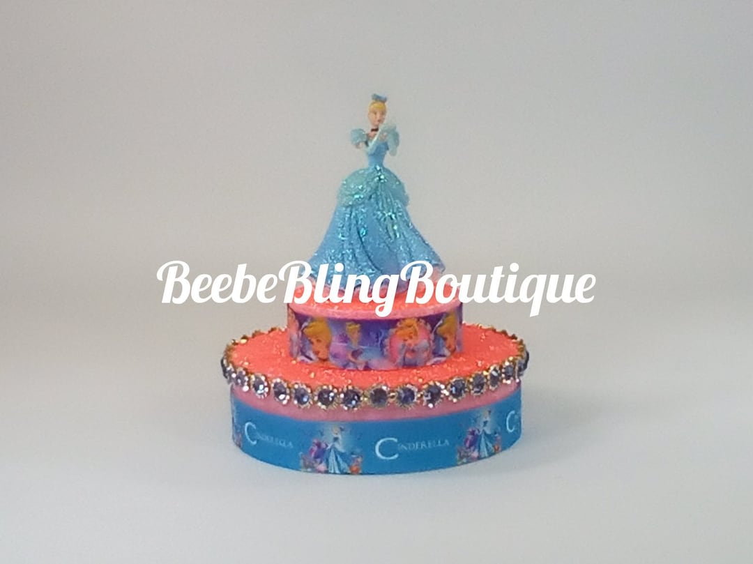 Disney Cinderella Cake Topper. Cinderella and the Glass Slipper ...