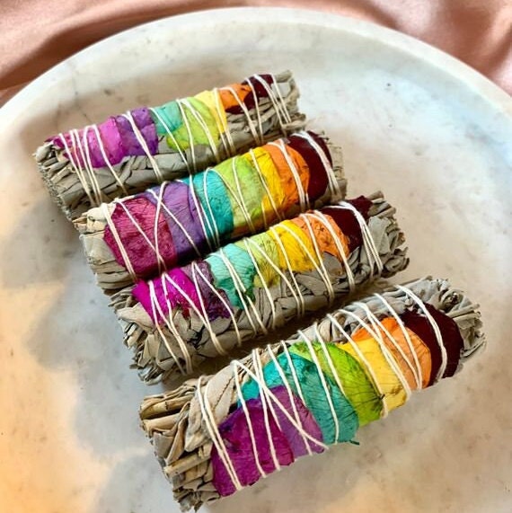 7 Chakra Healing Smudge Stick white Sage 7 Color Rose Petals - Etsy