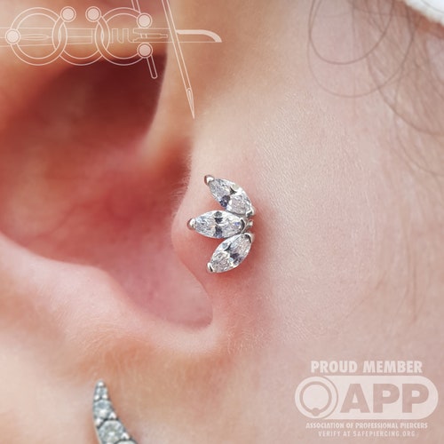 14k Gold Labret 5 STONE Reverse Screw Tragus Ear Piercings - Etsy