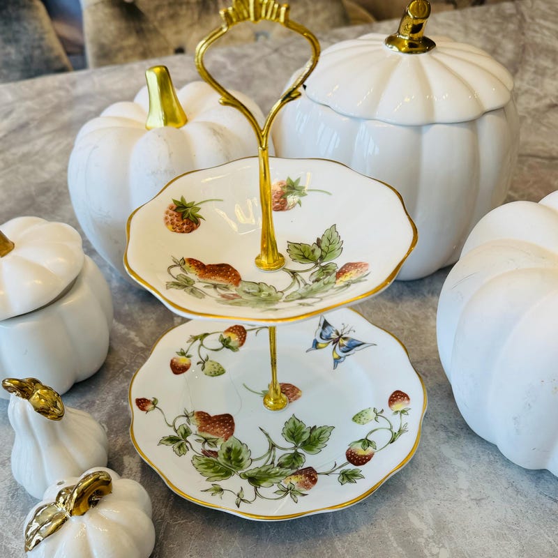 China Cake Stand - Etsy