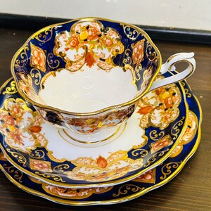 Royal Albert 'heirloom' Trio. Avon Shaped Cup Very Rare - Etsy