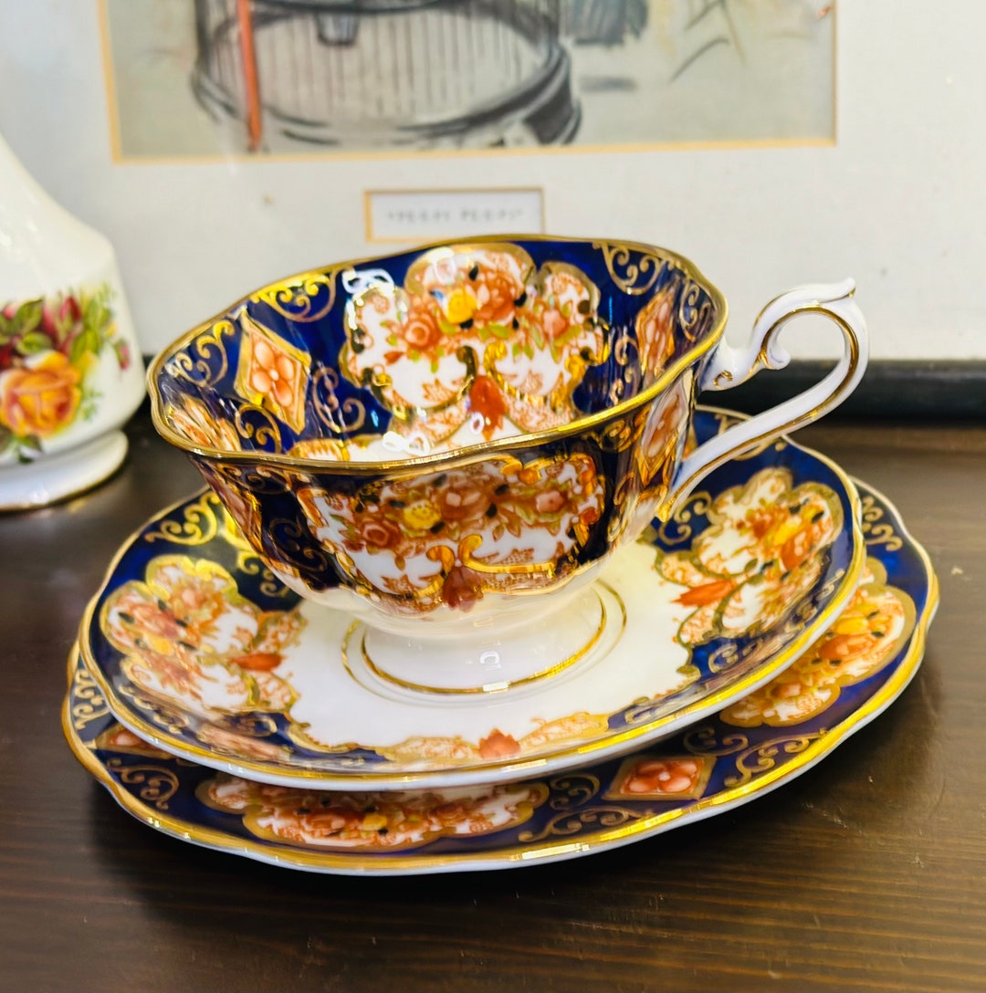Royal Albert 'heirloom' Trio. Avon Shaped Cup Very Rare - Etsy
