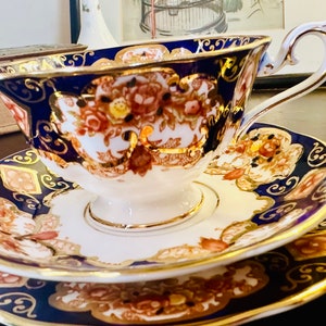 Royal Albert 'heirloom' Trio. Avon Shaped Cup Very Rare - Etsy