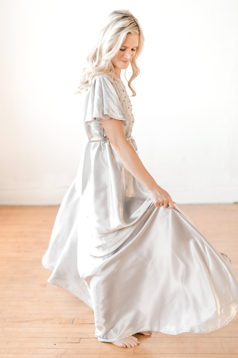 SATIN BRIDAL ROBE for Wedding Day Boudoir Photo Shoot - Etsy