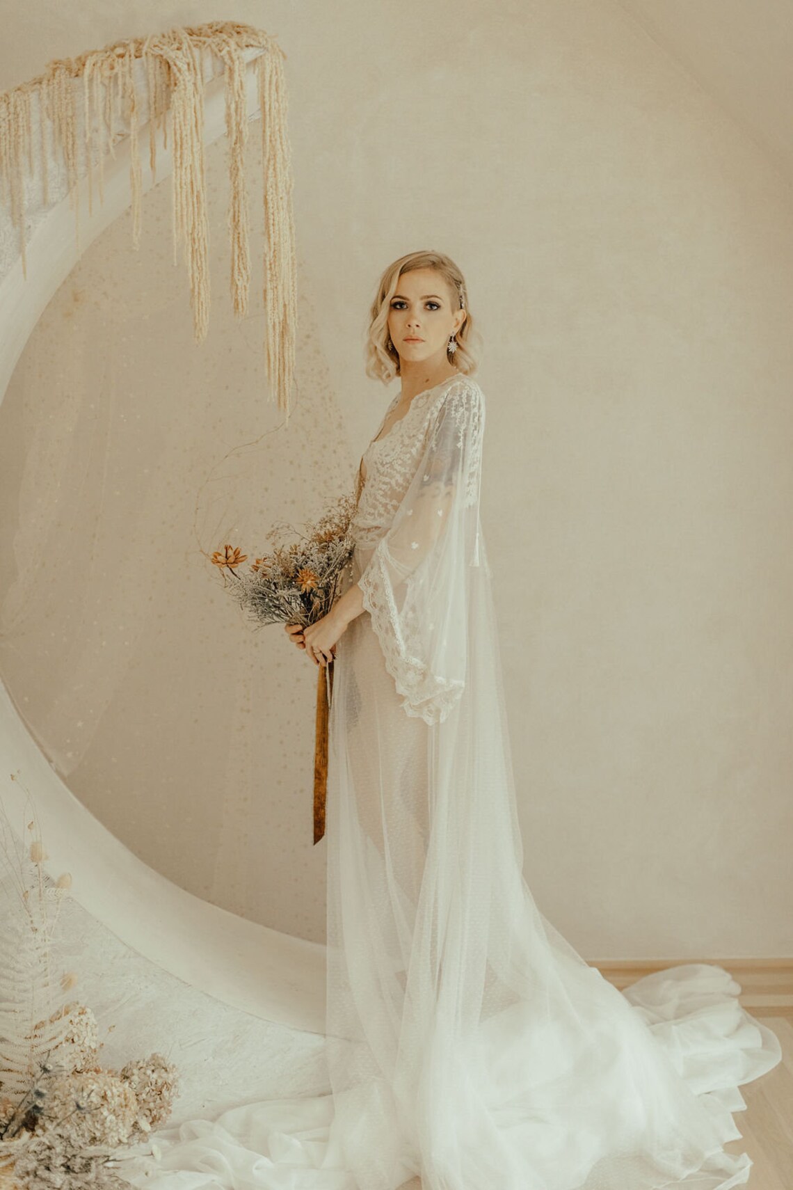 VINTAGE LACE BRIDAL Robe for Wedding Day Boudoir Photo Shoot | Etsy