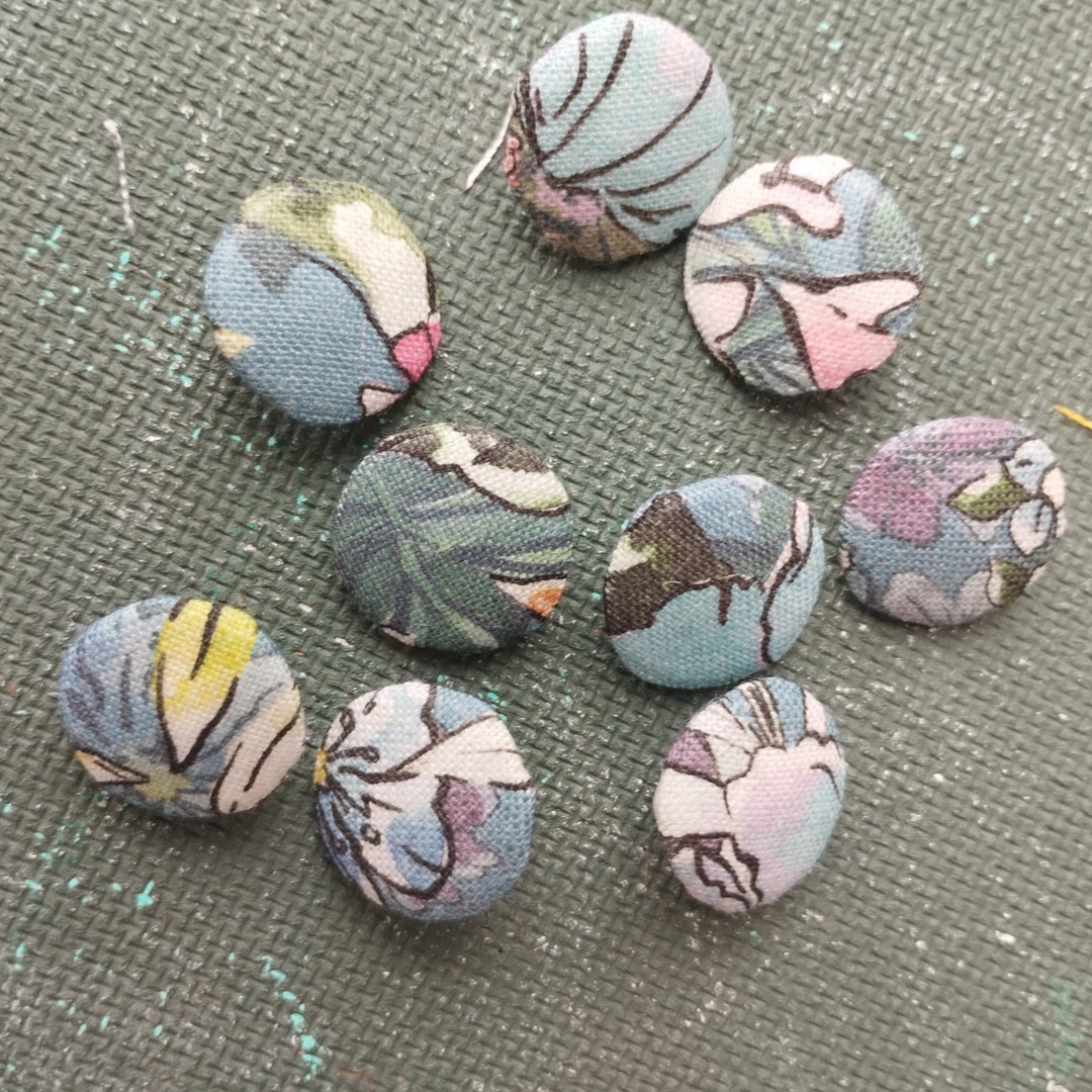 Linen Buttons in Flowers Linen, Checked Natural Linen Fabric Buttons ...