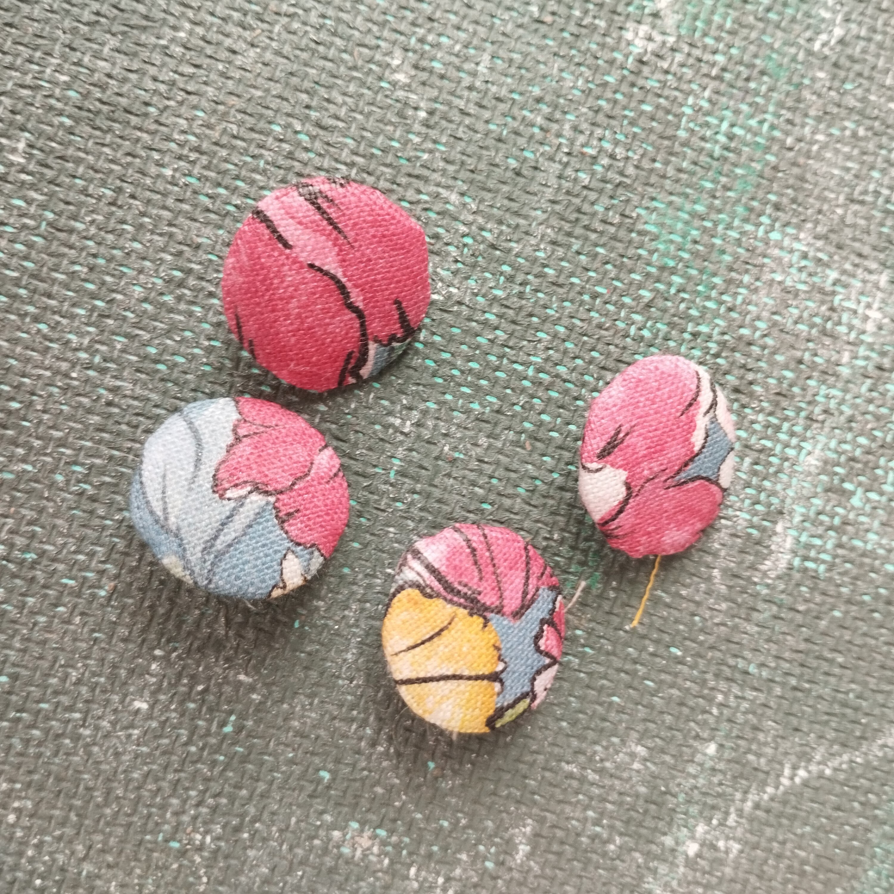 Linen Buttons in Flowers Linen, Checked Natural Linen Fabric Buttons ...