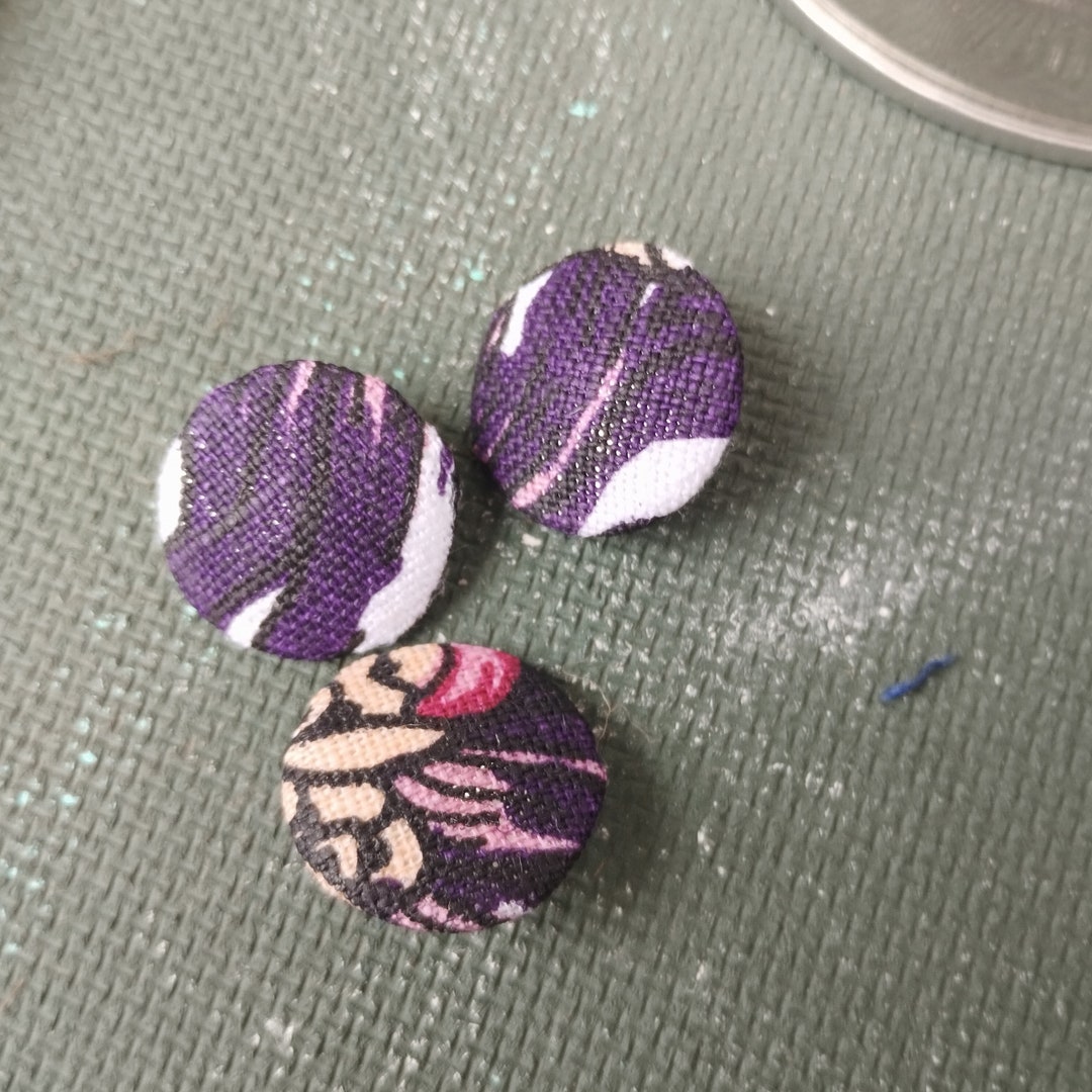 Linen Buttons in Flowers Linen, Checked Natural Linen Fabric Buttons ...