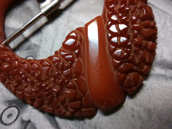Vintage Bakelite carved design buckle simichrome test… - Gem