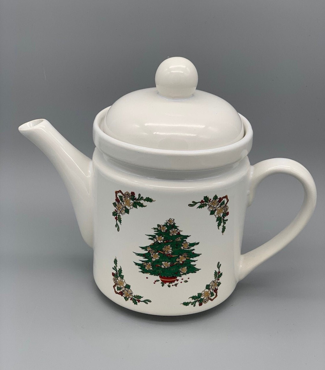Christmas Teapot, Wangs Vintage Christmas Teapot, Tree Decorated With ...