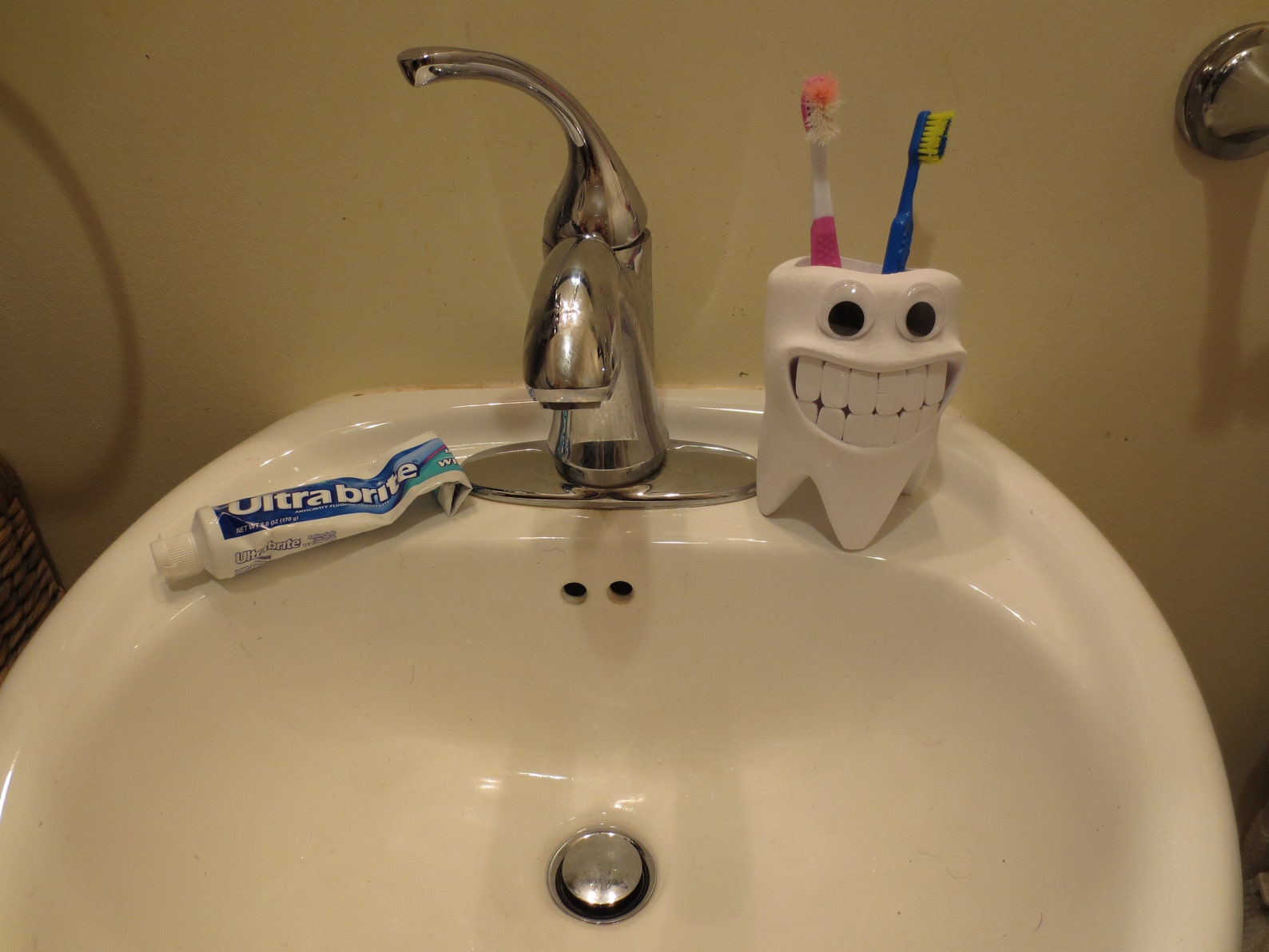 Hilarious Gag Gift Tooth With Teeth Toothbrush or Pencil Holder Cup ...