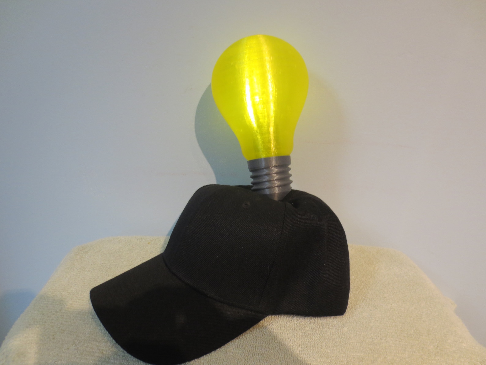 Bright Idea Easy Costume. Lightbulb Eureka Moment Hat, Thinking Cap ...