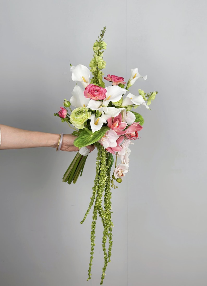 Pink and White Asymmetrical Bouquet for Summer Wedding, Morden Bridal ...
