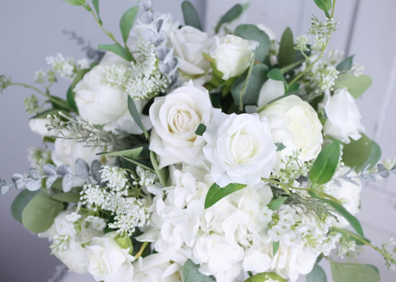 White and Sage Green Wedding Table Arrangement Guest Table - Etsy