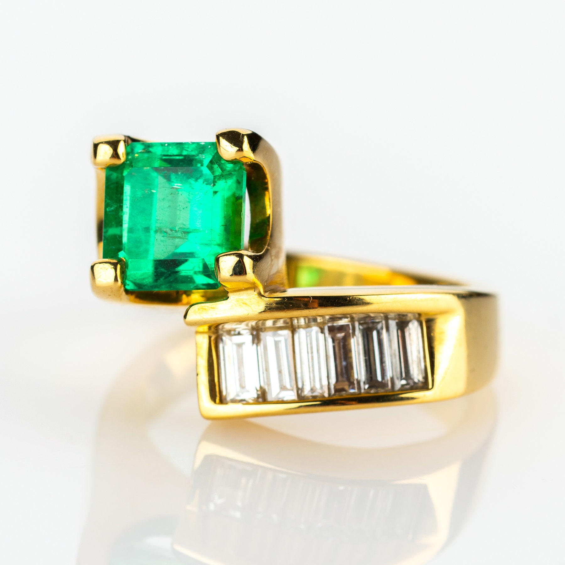 Ladies Ring 18k Gold With an Emerald and Diamonds - Etsy