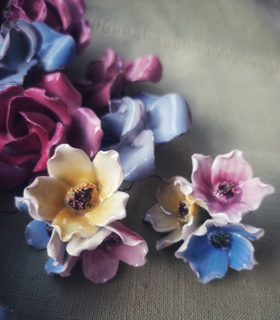 LOVELY!! Ceramic Handmade-handpaint Flowers ~ Set of 27 Pieces. - Etsy