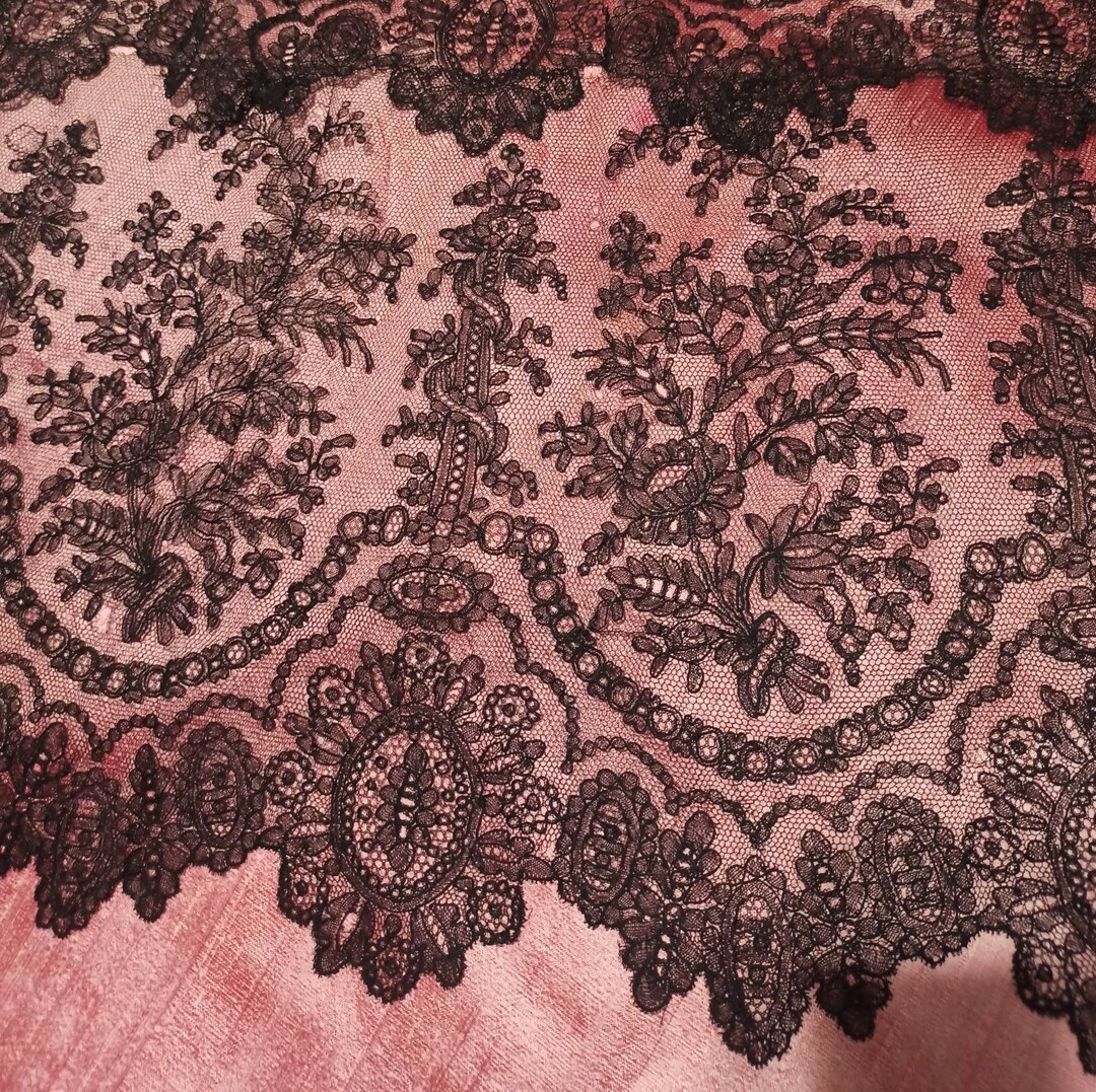 Chantilly-bayeux Antique Lace C1860s • French Handmade Black SILK Lace ...