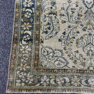 4’8”x6’5”ft. Persian Rug. Persian Scatter Rug. Entryway Rug. Neutral ...