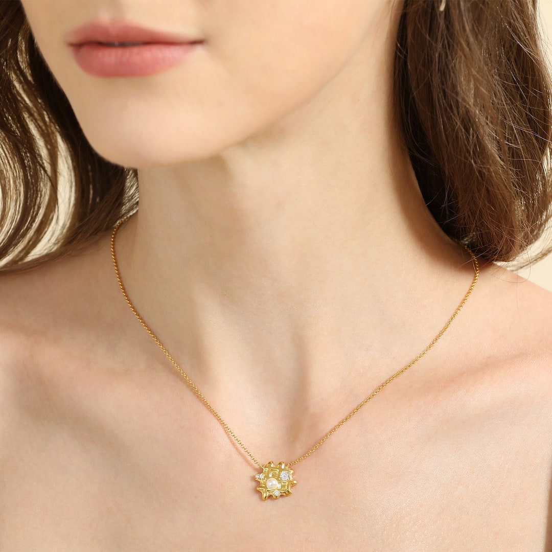 Waffles Pearl Diamonds Necklace, 14K Gold Butter Waffles Necklace ...