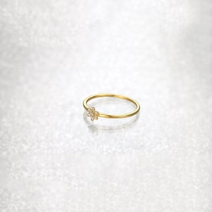 Small Daisy Ring, Flower Ring in Gold Vermeil, Birthday Ring for Girl ...