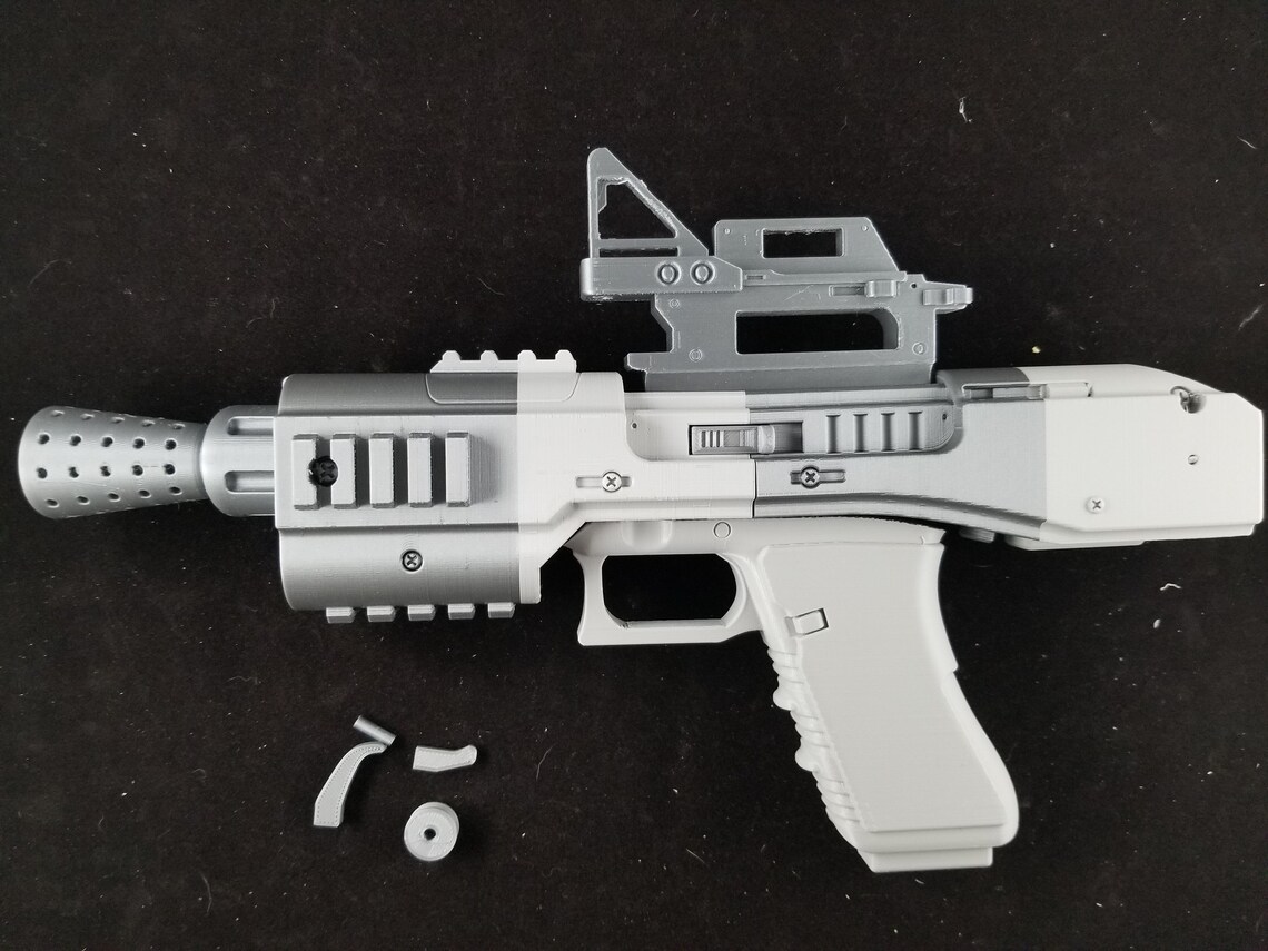 SE-44C Officer's Blaster Pistol - Etsy