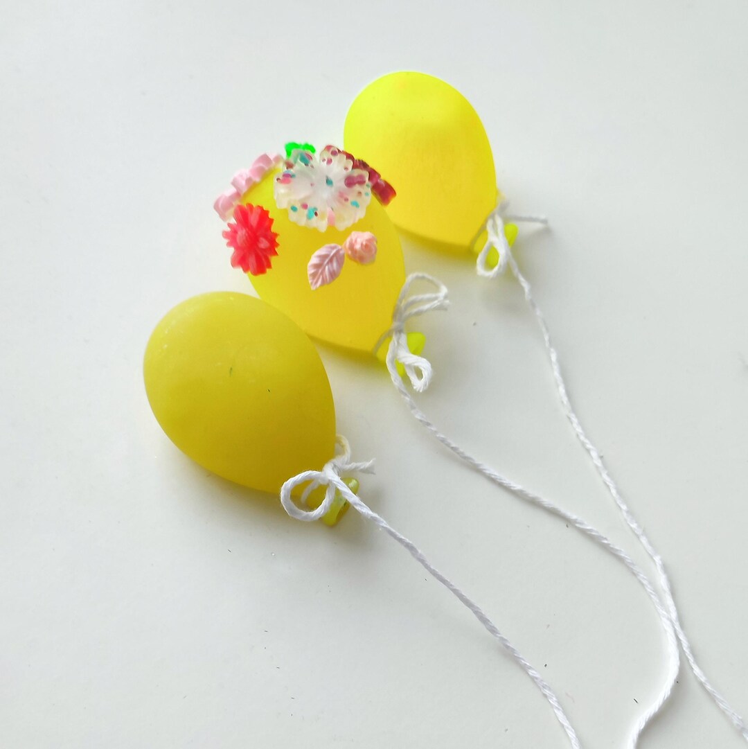 THREE Balloons, Yellow Fluorescent Resin Balloon Sculpture, 3D ...