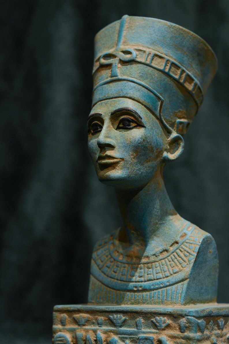 Statue of Egyptian Queen Nefertiti Green Sculpture Turquoise - Etsy