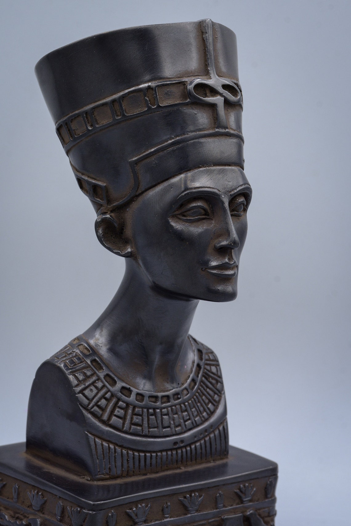 Statue of Egyptian Queen Nefertiti black heavy solid stone | Etsy