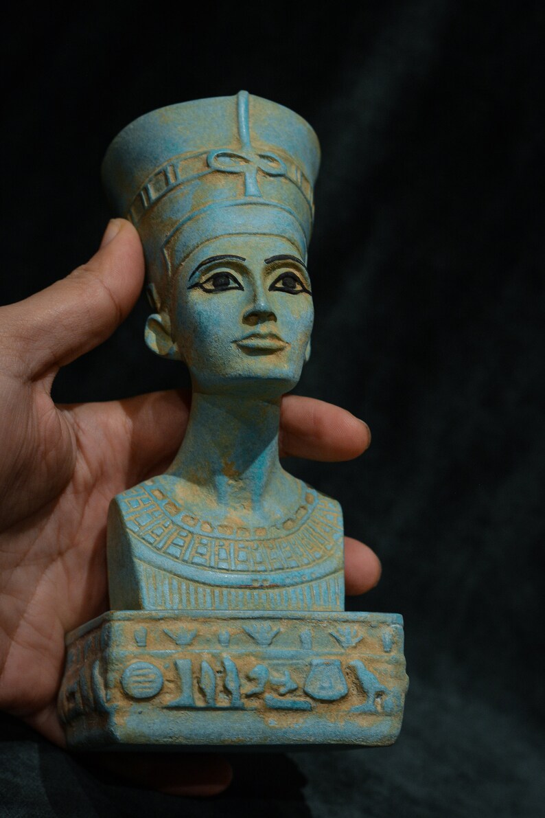 Statue of Egyptian Queen Nefertiti Green Sculpture Turquoise - Etsy
