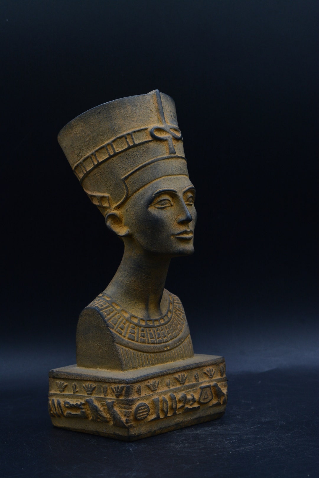The Beauty of Queen Nefertiti's Bust, Egyptian Artifact, Nefertiti Bust ...