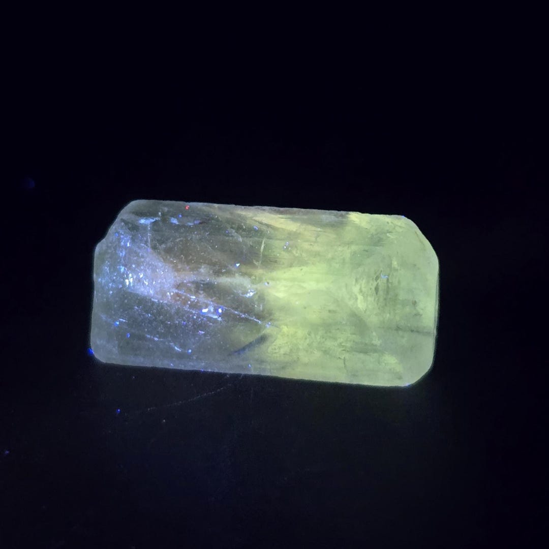 Fluorescent Topaz – Rare Golden Zoned Internal Glow & Ferric Veil | 14g ...