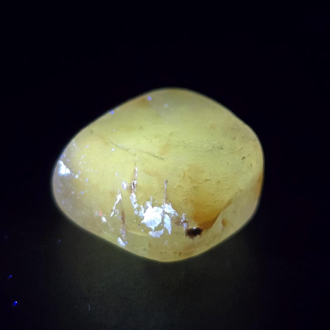 Fluorescent Alluvial Topaz – Yellow-gold UV Luminescent Phase | Jos ...