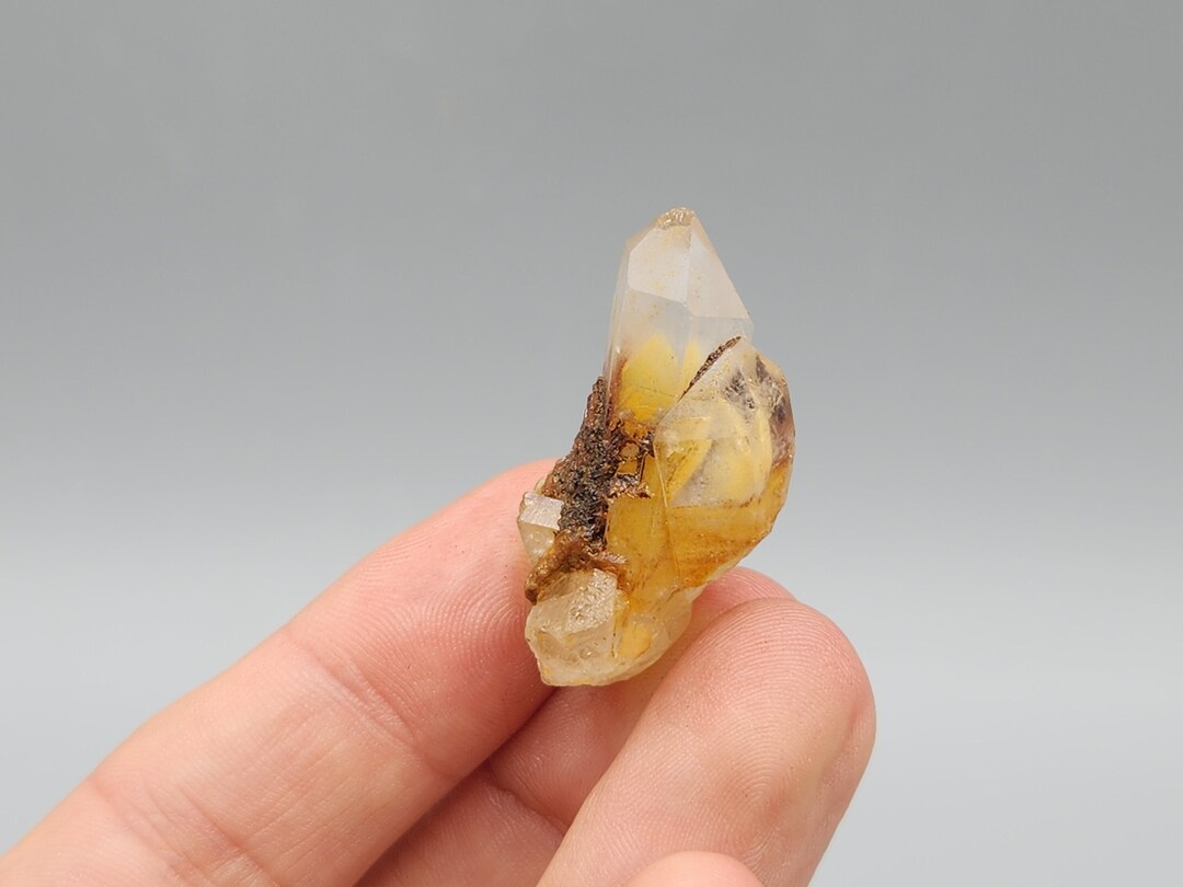 Rare Yellow Colloidal Goethite-banded Quartz With Orange Phantom ...