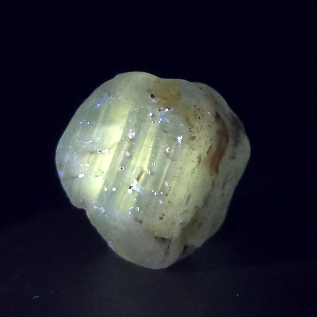Fluorescent Topaz – Rare Yellow-green UV Reactive | 62g | Fe–v ...