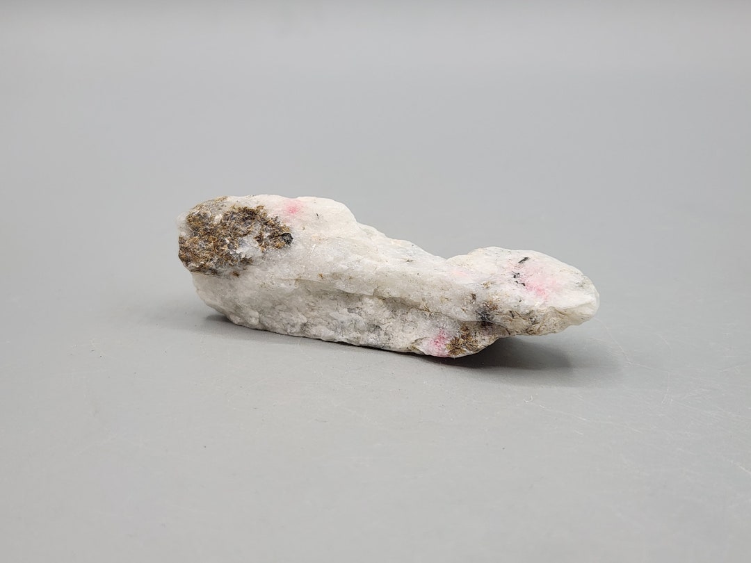 Pink Tugtupite Stone From Greenland UV Reactive 54.8g - Etsy
