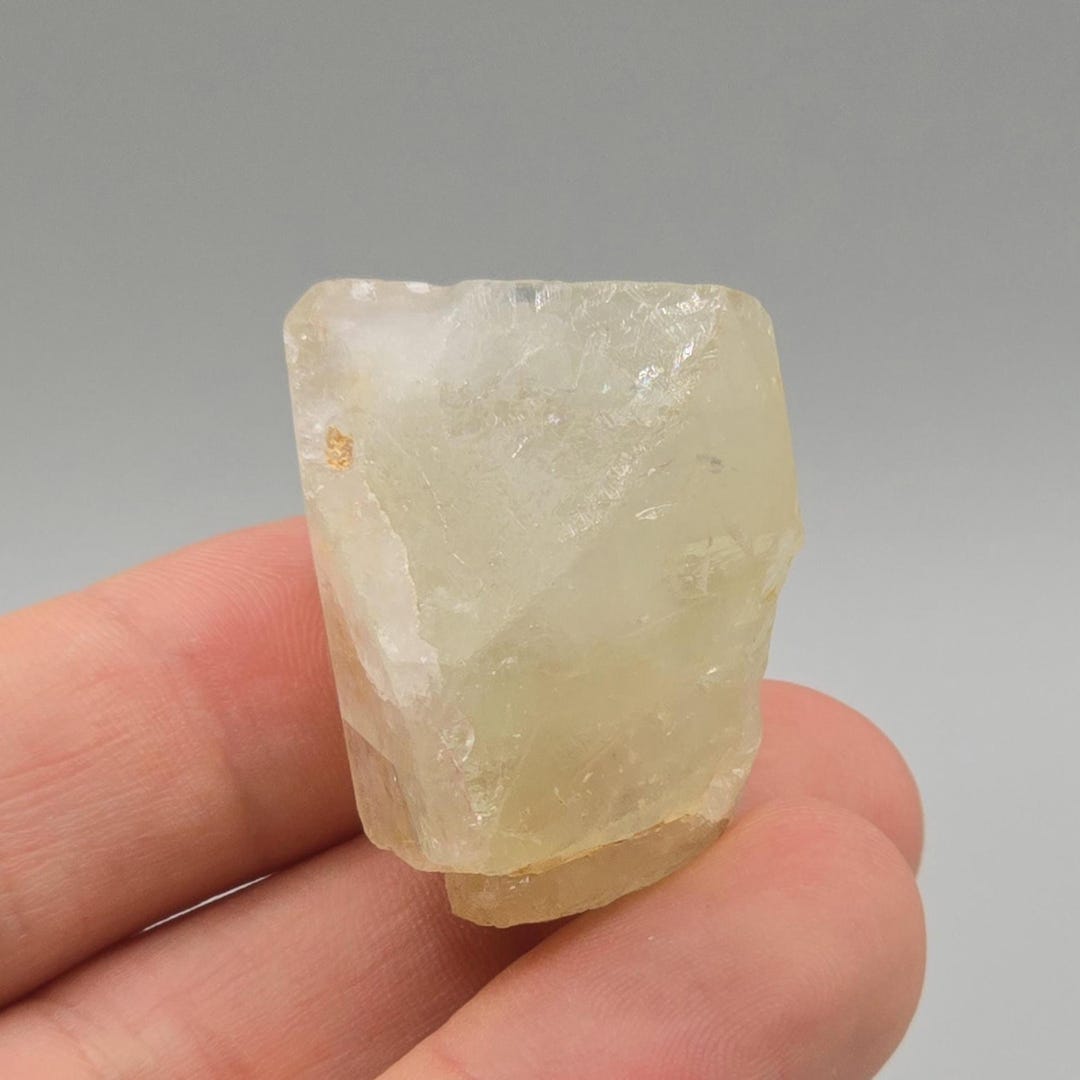 Fluorescent Topaz - Rare Yellow UV Reactive | Pegmatite, Nigeria | 56g ...