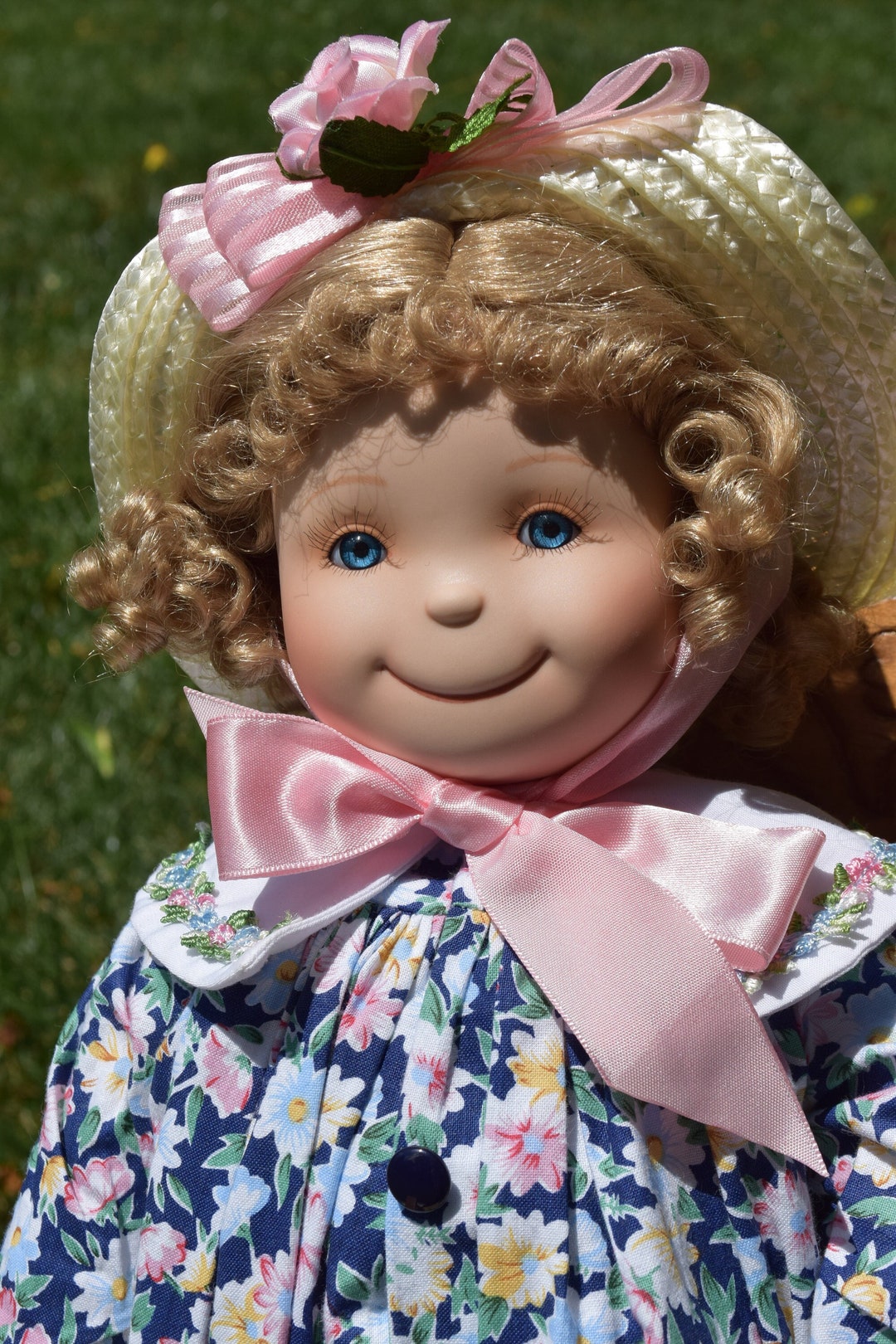 Emily by Delafield Doll & Bear Co. #1211 of 2500. Porcelain Head, Hands ...