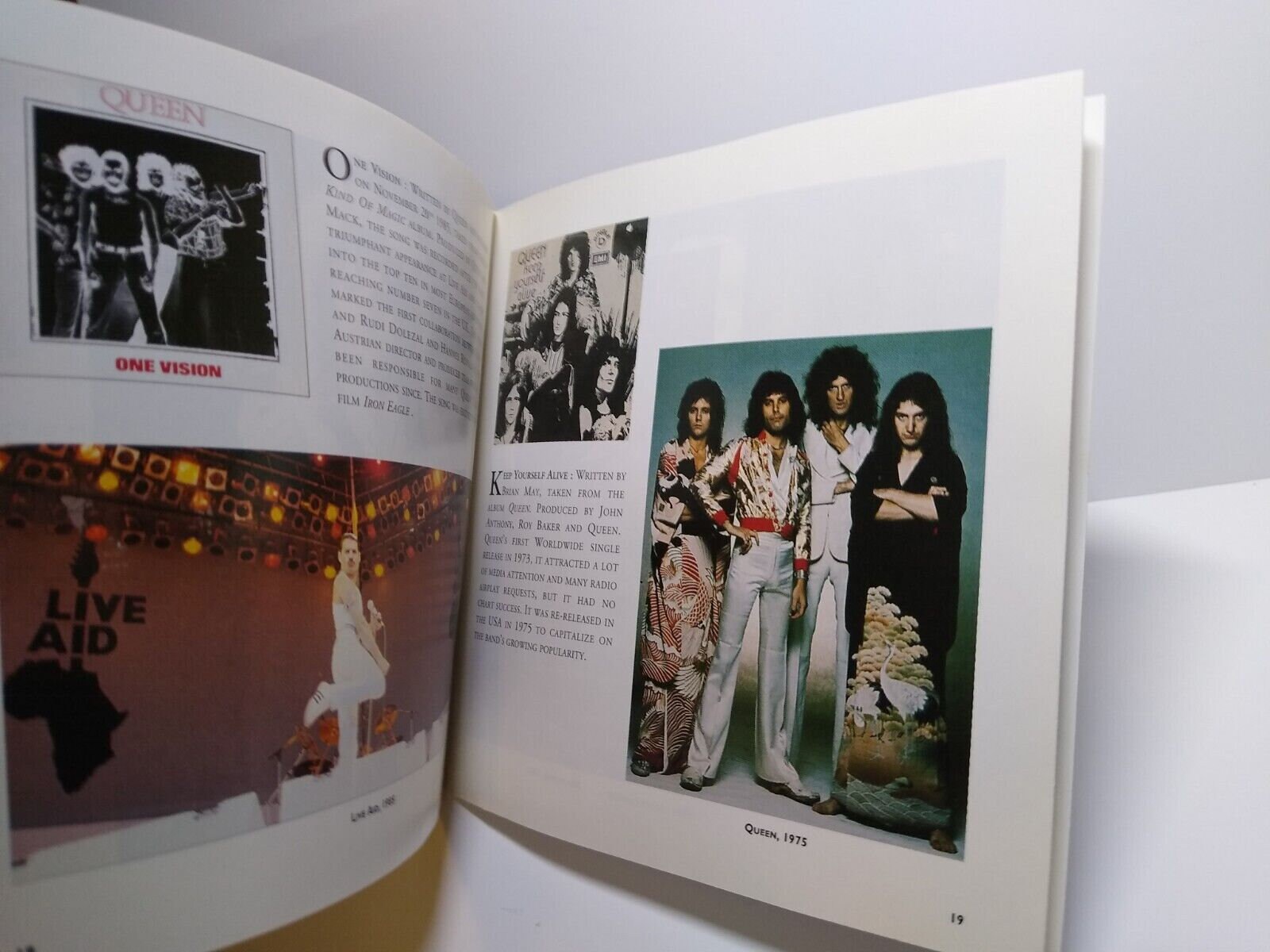 Classic Queen CD Album Pop Rock Collection HR-61311-2 - Etsy