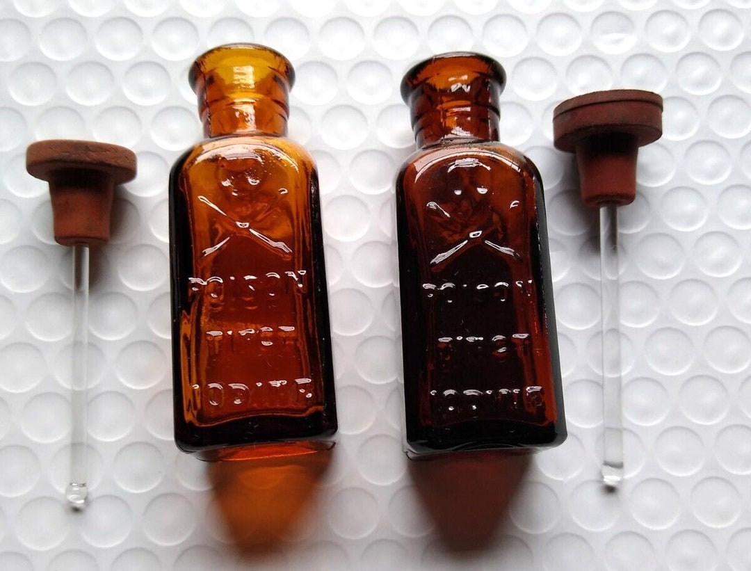2 Vintage Poison Amber Glass Bottles Dauber Skull Crossbone TINCT ...