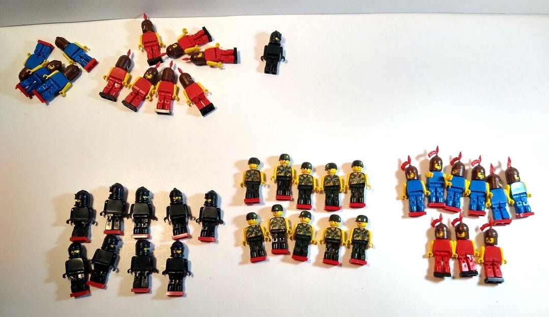 Lot of 28 Vintage Blockhead Plastic Robot Soldier Hard Plastic Figures ...