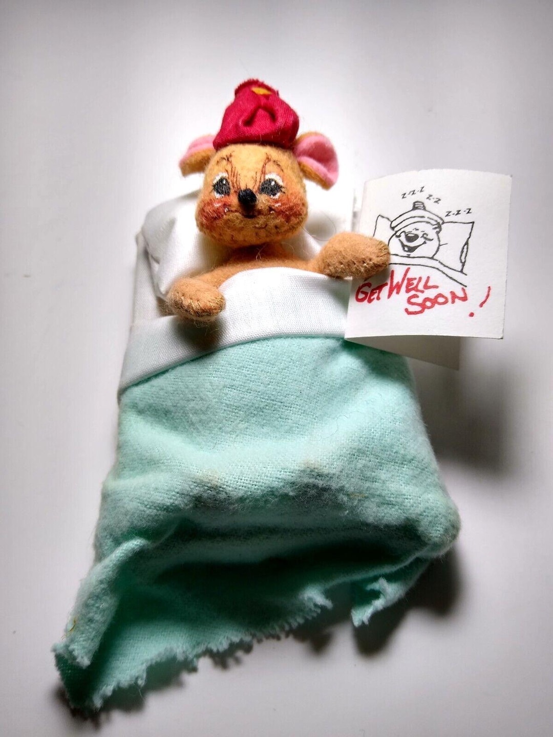 ANNALEE Doll Get Well Soon Mouse Resting in Bed 1997 Anthropomorphic 4 ...