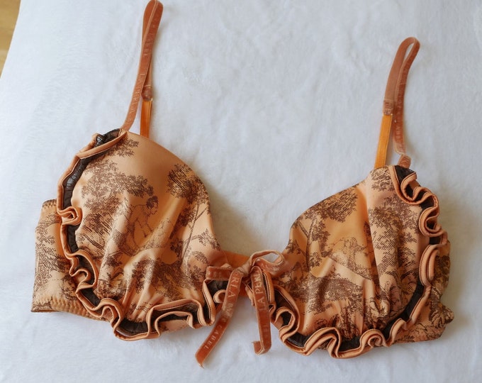 La Perla // Satin Italian Toile Bra Peach With Black Ruffle Trim Velvet ...