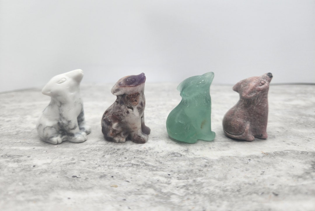 Small Howling Wolf Carving - Natural Crystal Carved Wolf Gemstone - U ...