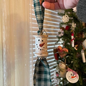Antiqued Hand-painted Wooden Spool Snowman Ornaments - Etsy