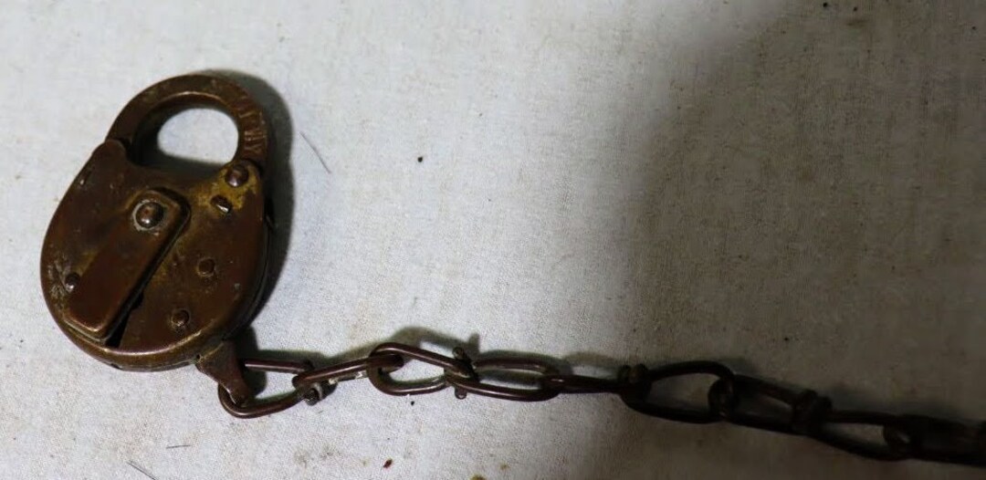 Vintage Southern RRWY Vintage Lock Sv34 Corbin With Chain - Etsy
