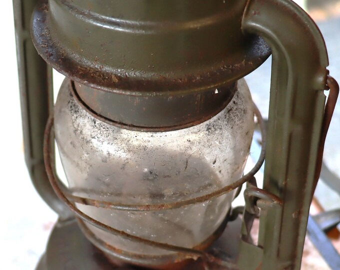 Vintage Oil Lamp Chalwyn Tropic Army Green Made in England 10 by 5 ...